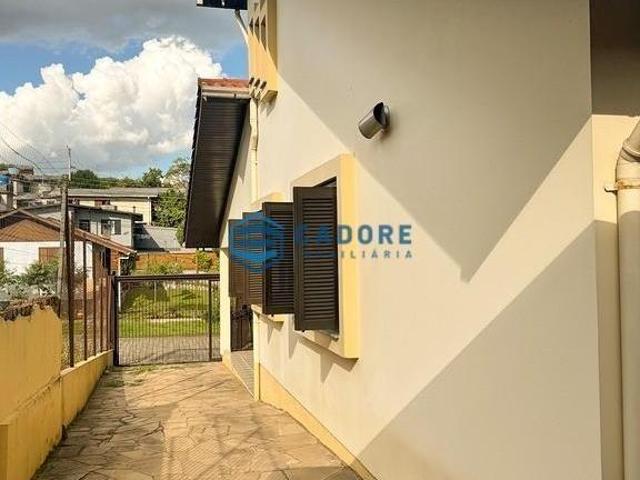 CASA TRÊS DORMITÓRIOS EM FORQUETA