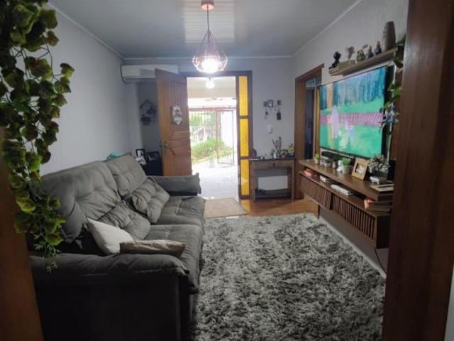 CASA TRÊS DORMITÓRIOS LOMBA DO PINHEIRO POA