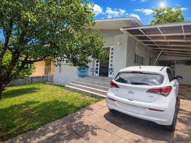 Casa três dormitórios no bairro Salgado Filho