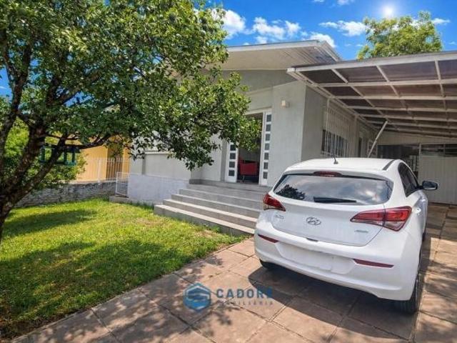Casa três dormitórios no bairro Salgado Filho