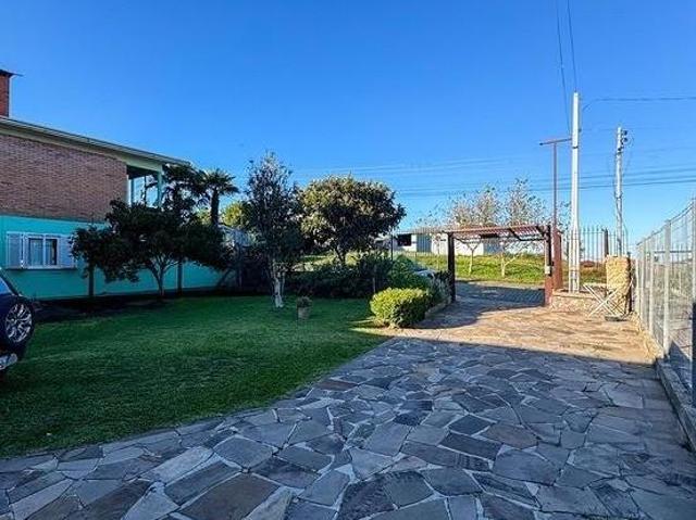 CASA TRÊS DORMITÓRIOS NO FORQUETA