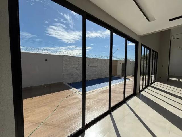 Casa, 3 quartos, 3 suítes, 202 m², 5 vagas no Residencial Canadá em Goiânia