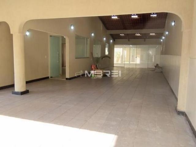 Casa Três Quartos, Piscina e Hidromassagem no Parque das Laranjeiras em Goiânia. Lazer e segurança