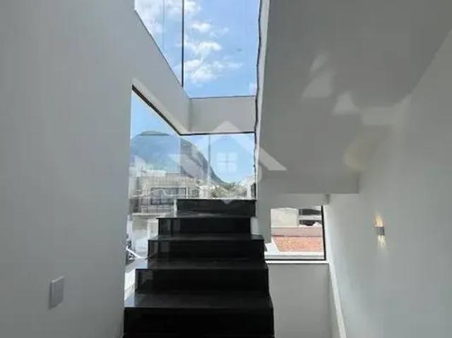 Casa Triplex 3 Suítes 240m² no Dream Garden II – Vargem Pequena