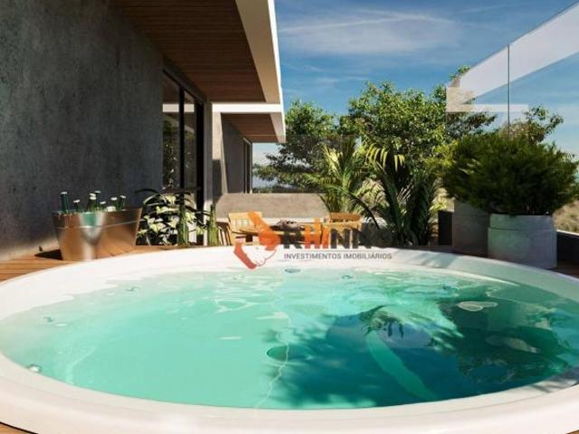 Casa triplex 206 m² à venda no bairro Água Verde