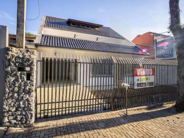 Casa Triplex 335 m² no Portão | Em Frente a Praça | R$ 4.000/m² | Oportunidade