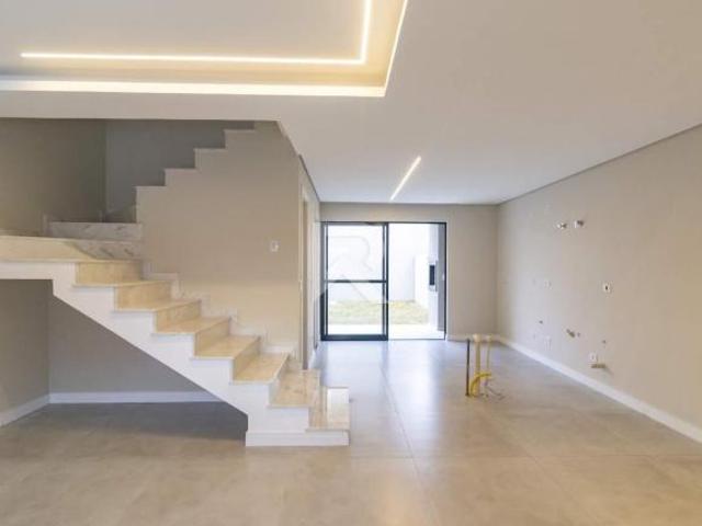 Casa Triplex com Jardim e Face Norte, 3 Quartos 4 Vagas à venda, 183 m² Portão Curitiba/PR