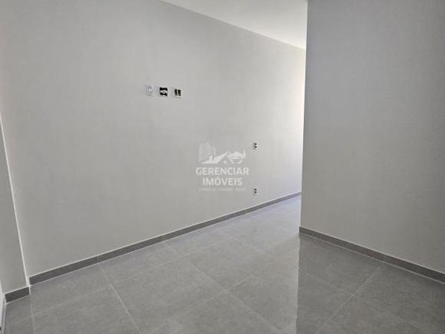Casa Triplex com 03 Quartos, Suíte com Sacada, Garagem Coberta e Área Externa Betim Duque de Caxia