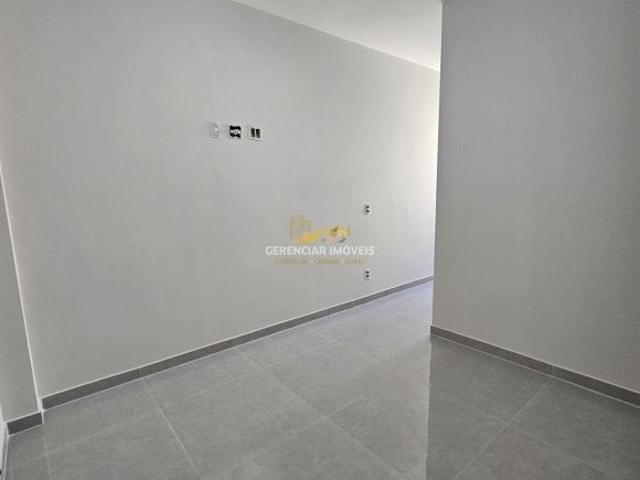 Casa Triplex com 03 Quartos, Suíte com Sacada, Garagem Coberta e Área Externa Betim Duque de Caxia