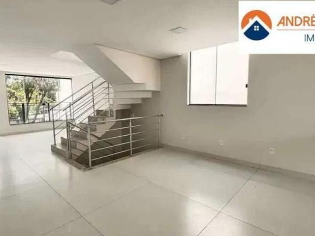 Casa Triplex com 3 Quartos e Entrada Independente à Venda no Bairro Planalto