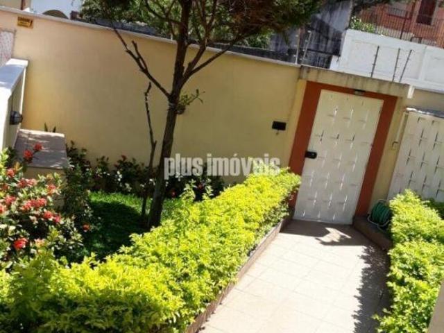 Casa Triplex com 3 Quartos e 2 banheiros à Venda, 200 m² Saude