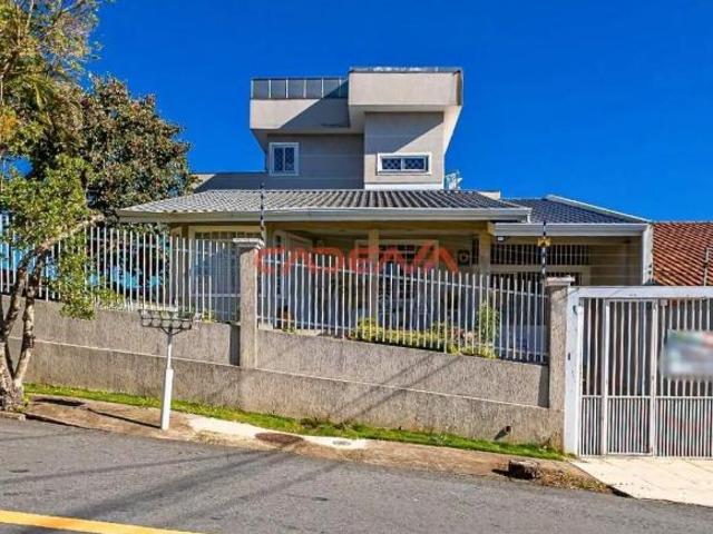 Casa Triplex com 4 quartos e 4 vagas à venda no Bacacheri