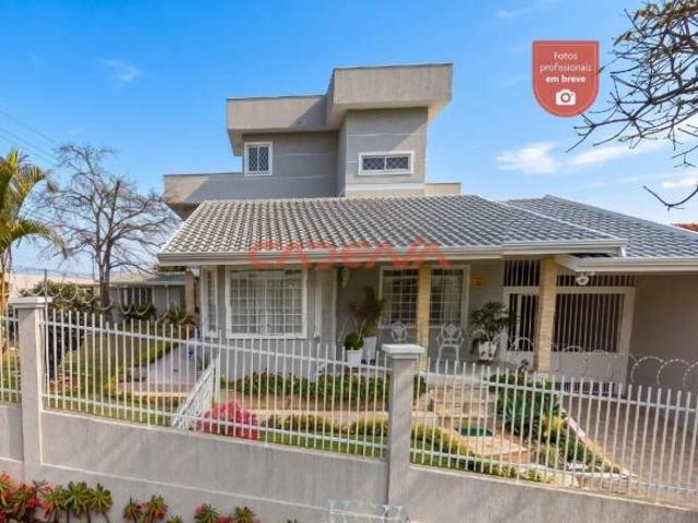 Casa Triplex com 4 quartos e 4 vagas à venda no Bacacheri