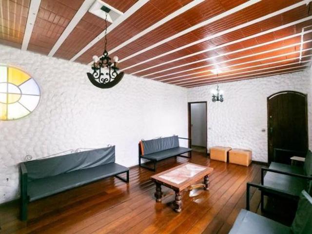 Casa Triplex com 5 quartos à venda em Belo Horizonte, no bairro São Lucas
