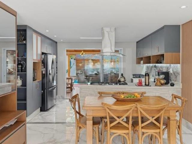 CASA TRIPLEX CONDOMINIO Modern Townhouse Granja Viana, Cotia SP