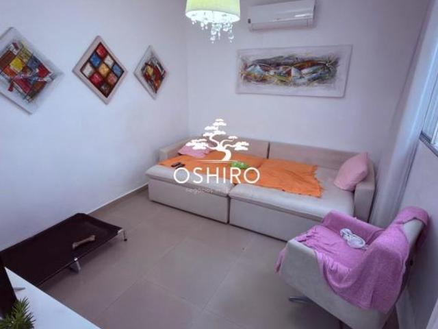 Casa Triplex à Venda com 3 Dormitórios, Cozinha Ampla, Lavanderia, Terceiro pavimento com Churrasque