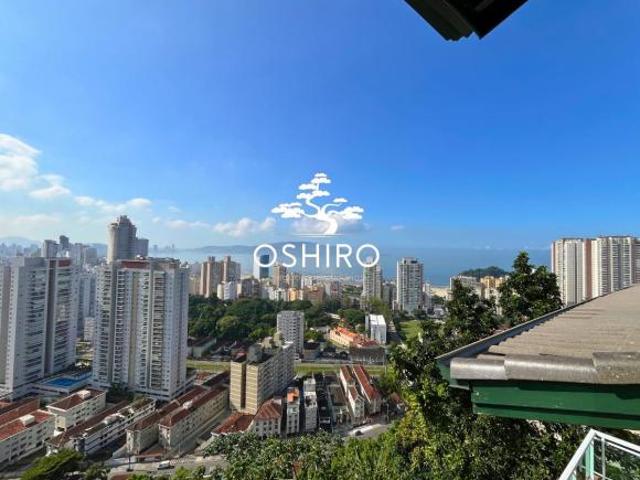 Casa Triplex à Venda com 06 Dormitórios Sendo 04 Suíte, 08 Banheiros, Garagem para 06 Veículos. Pisc
