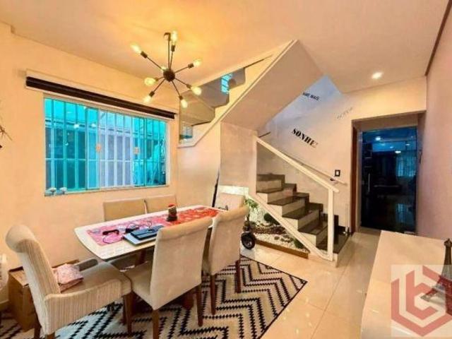 Casa triplex a venda em Santos