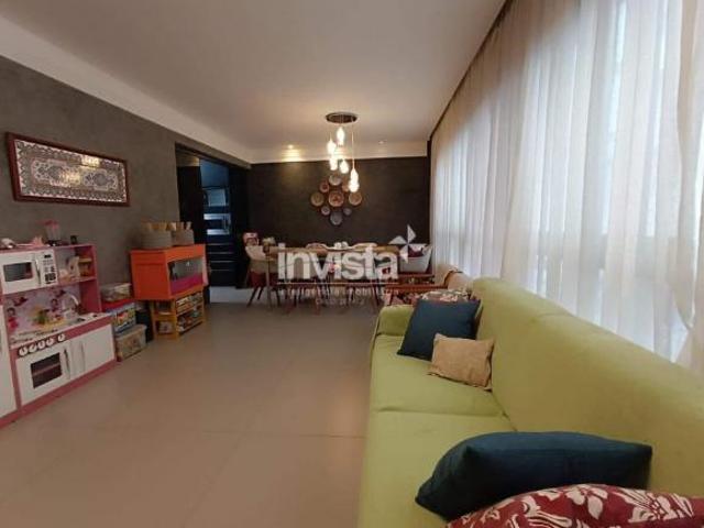 Casa Triplex à venda no bairro Ponta da Praia
