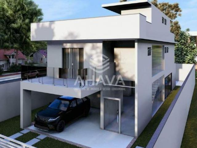 Casa triplex de alto padrão, 3 Quartos, sendo 3 Suites a venda, no Trevo