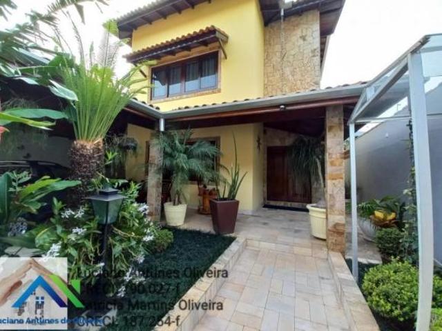 Casa Triplex de Alto Padrão à Venda em São Sebastião| 368m²