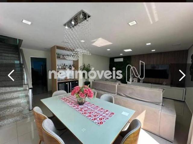 Casa Triplex de alto padrão localizada no bairro Paulo Camilo /Betim!