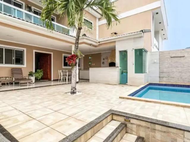 Casa Triplex de Alto Padrão para Locação – Pontal Oceânico