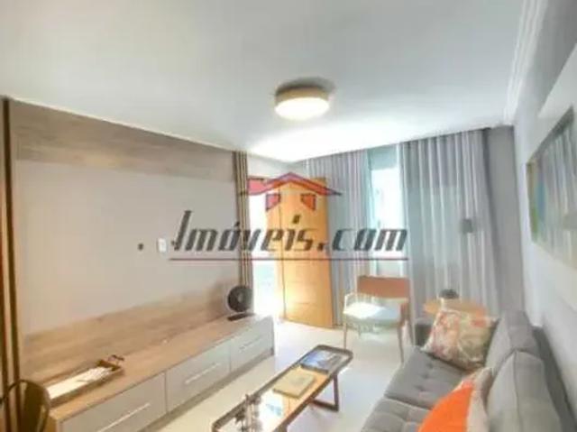 Casa triplex de primeira locação com design elegante!