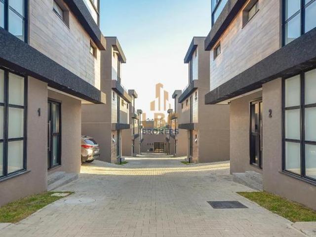 Casa Triplex em condomínio 3 suítes, Mercês, Curitiba, PR