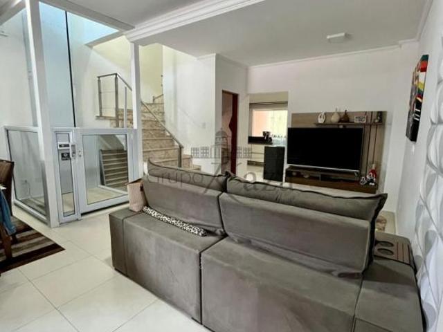 Casa Triplex em Condomínio Jardim Santa Maria Residencial Vistta 4 Dormitórios 163m²