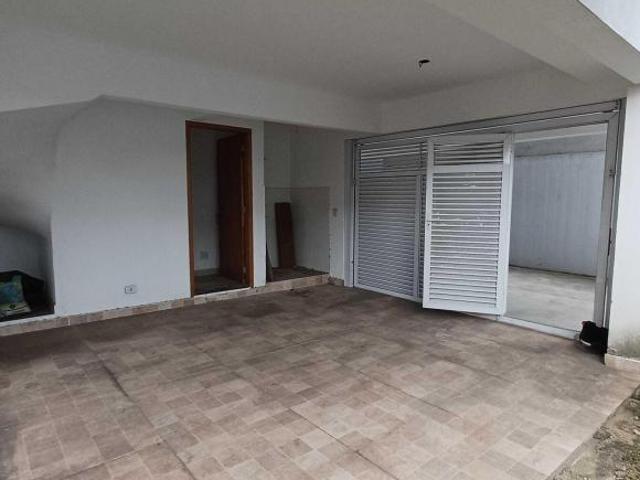 CASA Triplex em Village 2 Dormitórios com 2 suítes