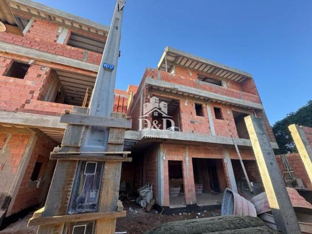 Casa Triplex no Coração do Água verde
