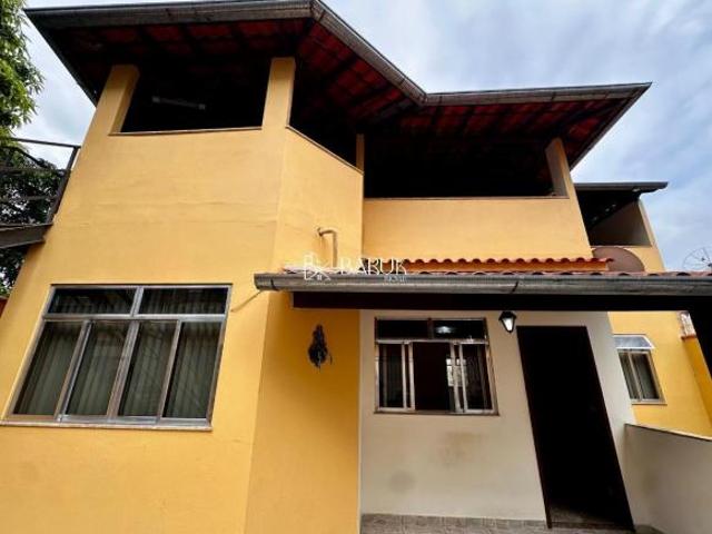 Casa Triplex no bairro Encosta do Sol