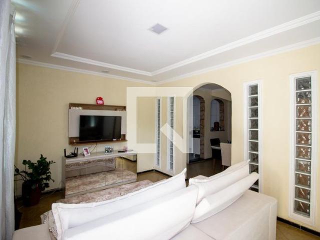 Casa, Tropical, 2 Quartos, 200 m2 Contagem