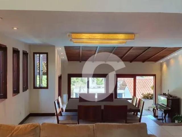 Casa Ubá Floresta com 5 quartos