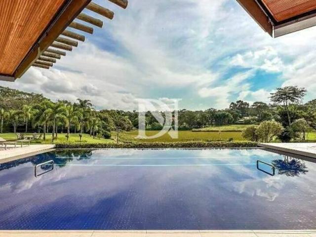 Casa Única à Venda no Condomínio Terras de São José I – Vista Privativa para Lago e Montanha
