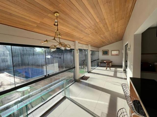 Casa Única com 790m² no Cruzeiro Velho
