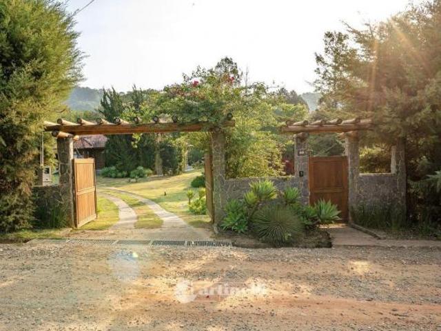 Casa única Log Home em Condomínio com 4 suítes