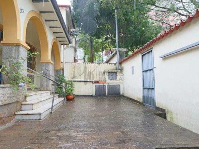 CASA VAGA À VENDA COM POTENCIAL PARA MORADIA OU COMÉRCIO