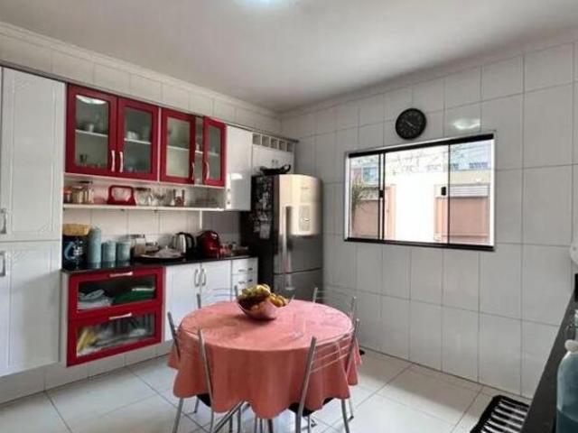 CASA VALINHOS 3 DORMITÓRIOS + 02 VAGAS DE GARAGAEM