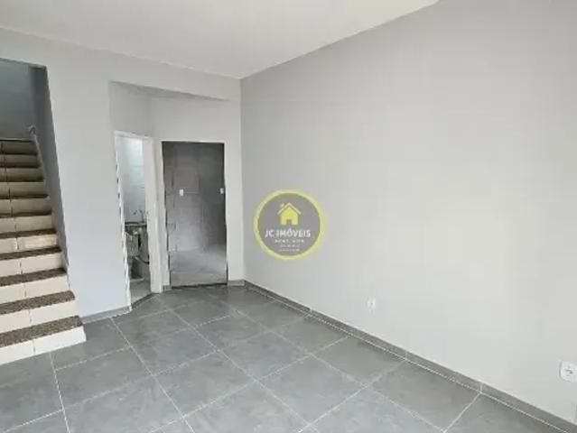 Casa vazia triplex com sala e 2 quartos sendo 1 suíte em Campo Grande Rio de Janeiro RJ