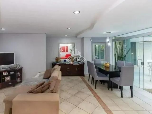 Casa à venda na Rua Pascoal Vita, Vila Madalena, São Paulo