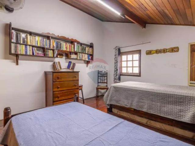 Casa à venda na Vila Independência/Mangal em Sorocaba SP com 4 dormitórios, 2 banheiros e 4 vagas