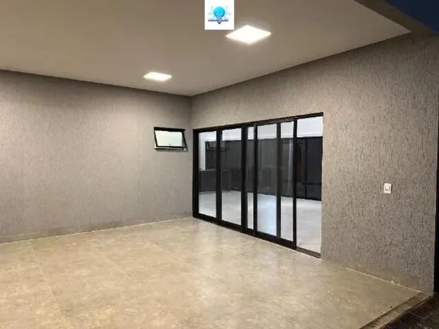 Casa à venda no bairro Jardins Capri em Senador Canedo/GO
