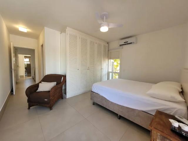 Casa à Venda no Condomínio Canto da Barra em Maresias SP