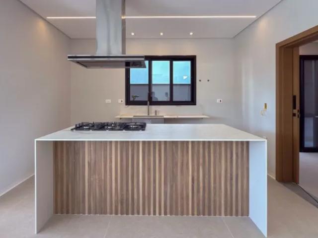 Casa à venda no Condomínio Jardim do Golfe 1 Com 4 SUÍTES, 354 m² Útil, Urbanova Sobrado à venda