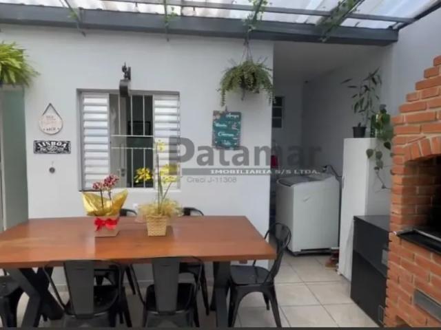 Casa à venda no Jardim Trussardi 2 quartos, 2 vagas, 130m²