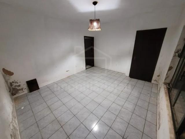 Casa à venda no Jardim Maria Luiza IV com 2 quarto