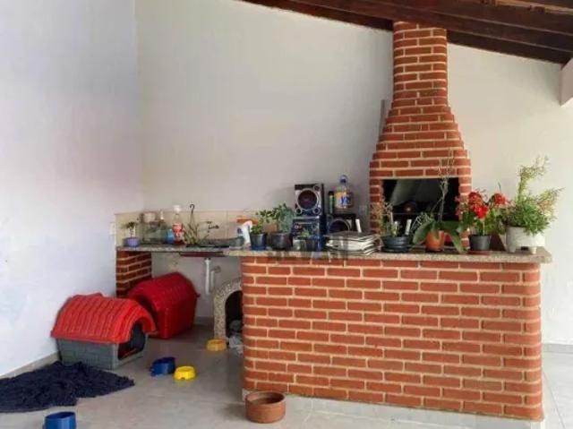 Casa à Venda no Jardim Solange – Quintal Amplo, Edícula e Churrasqueira