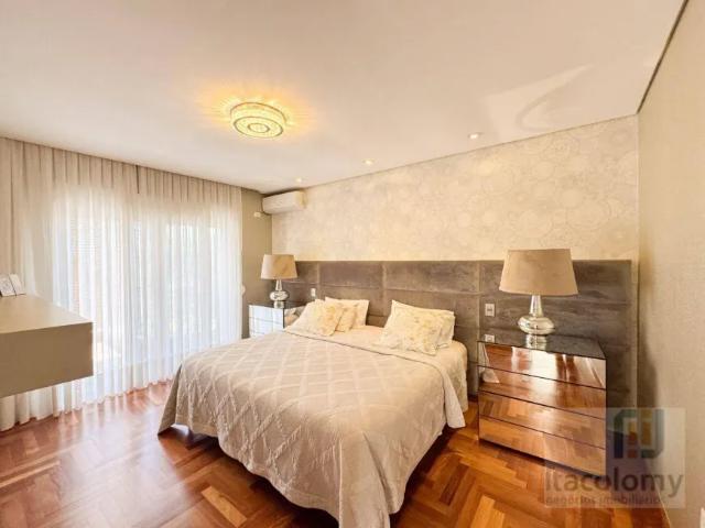 Casa à venda no Tamboré 01